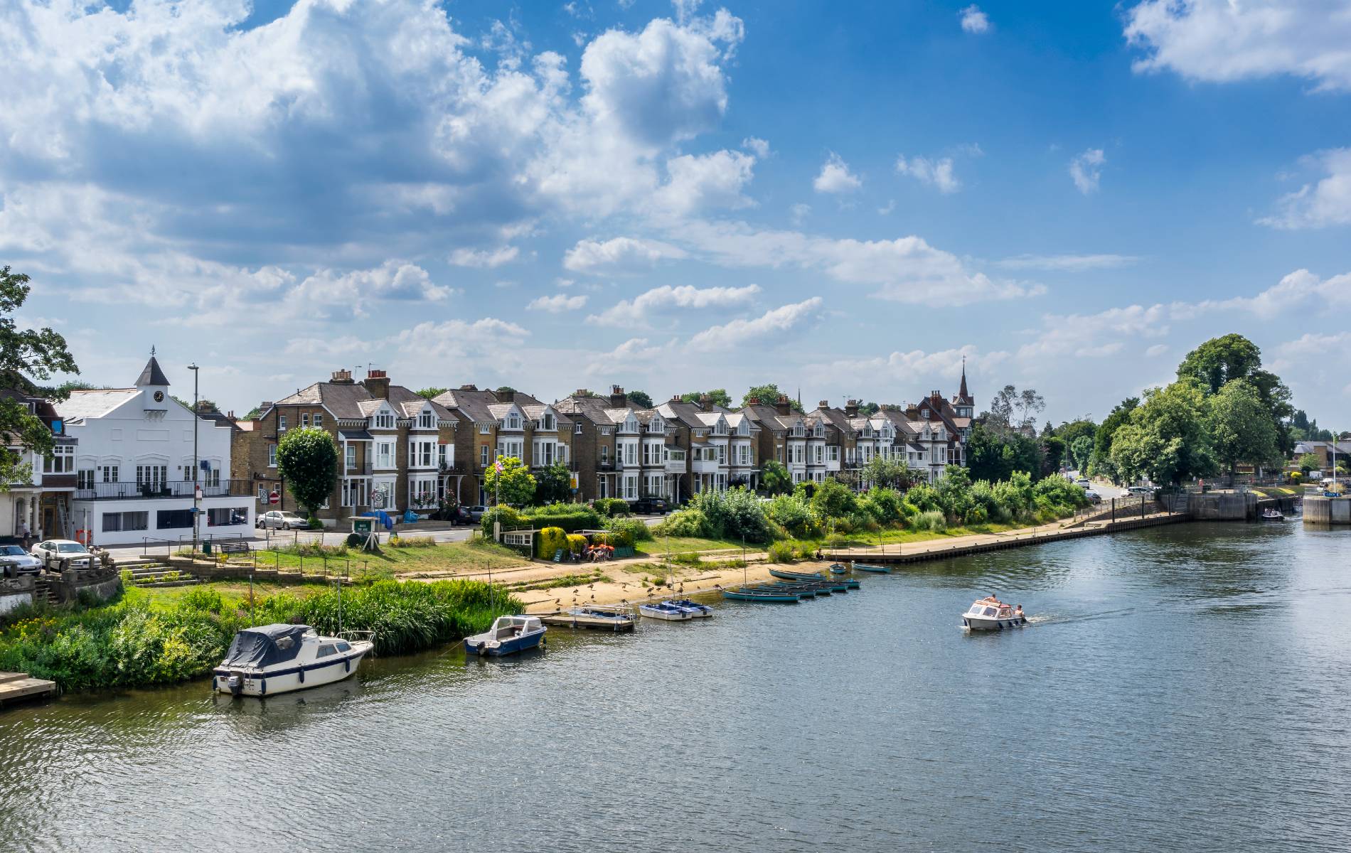 Towns on the Thames – Where to live along the river